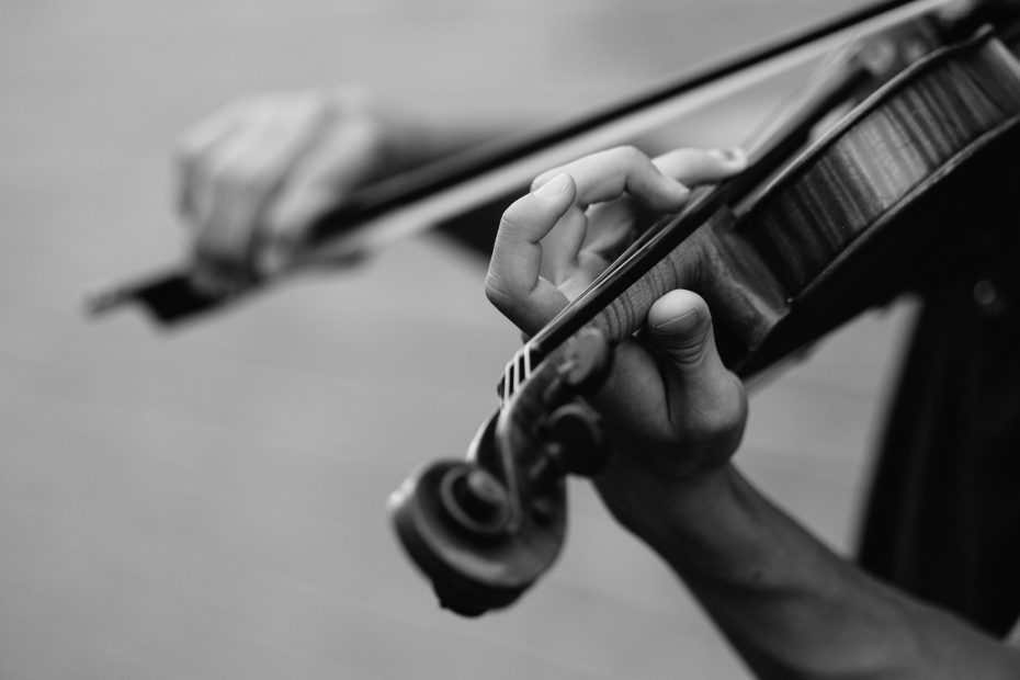 Fiddle vs Violin: What’s the Difference? - Strings With Soph